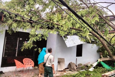 Angin-Puting-Beliung di KOTA-MEDAN, SUMATERA-UTARA, 14-09-2023